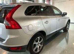 Pelēks Volvo XC60 2010 Jūrmala, ar dzinēja tilpumu 2.00 L un nobraukumu 246 tūkst. km par 9990 €, foto 4 vietnē AUTOMOTO.COM.LV