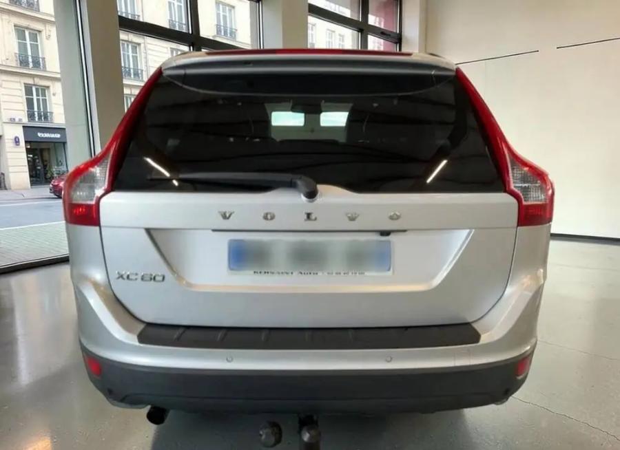 Pelēks Volvo XC60 2010 Jūrmala, ar dzinēja tilpumu 2.00 L un nobraukumu 246 tūkst. km par 9990 €, foto 5 vietnē AUTOMOTO.COM.LV