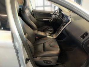 Pelēks Volvo XC60 2010 Jūrmala, ar dzinēja tilpumu 2.00 L un nobraukumu 246 tūkst. km par 9990 €, foto 10 vietnē AUTOMOTO.COM.LV