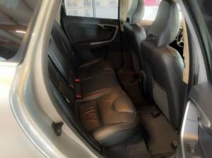 Pelēks Volvo XC60 2010 Jūrmala, ar dzinēja tilpumu 2.00 L un nobraukumu 246 tūkst. km par 9990 €, foto 11 vietnē AUTOMOTO.COM.LV