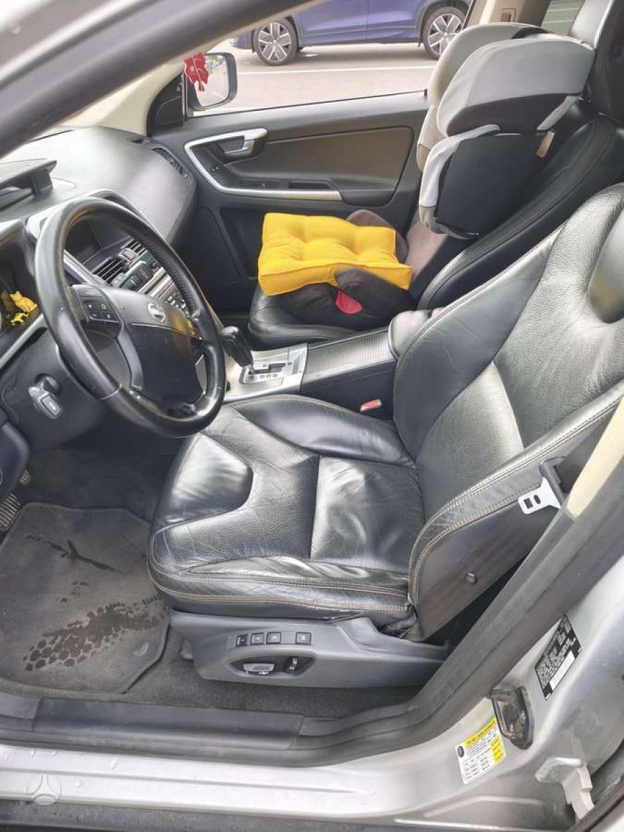 Pelēks Volvo XC60 2010 Kauņa, ar dzinēja tilpumu 2.95 L un nobraukumu 167 tūkst. km par 5600 €, foto 6 vietnē AUTOMOTO.COM.LV