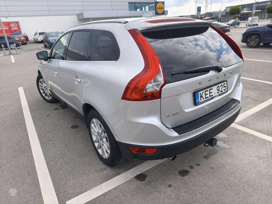 Pelēks Volvo XC60 2010 Kauņa, ar dzinēja tilpumu 2.95 L un nobraukumu 167 tūkst. km par 5600 €, foto 12 vietnē AUTOMOTO.COM.LV