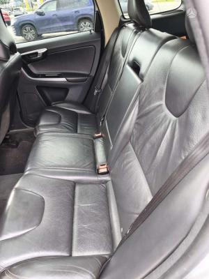 Pelēks Volvo XC60 2010 Kauņa, ar dzinēja tilpumu 2.95 L un nobraukumu 167 tūkst. km par 5600 €, foto 14 vietnē AUTOMOTO.COM.LV