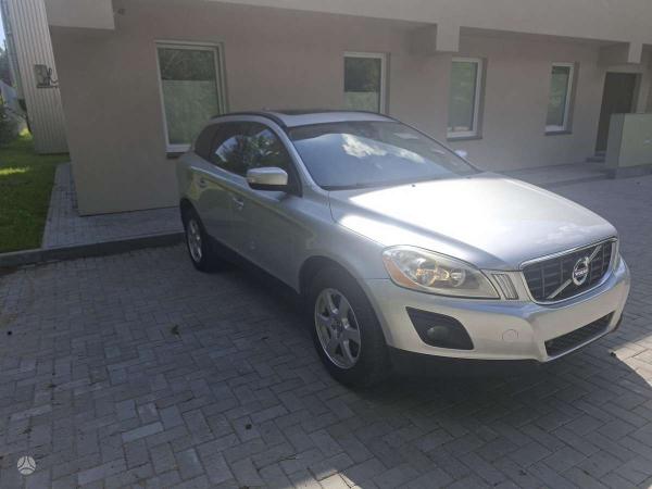 Pelēks Volvo XC60 2010 Prienai, ar dzinēja tilpumu 3.20 L un nobraukumu 270 tūkst. km par 5650 €, foto 2 vietnē AUTOMOTO.COM.LV