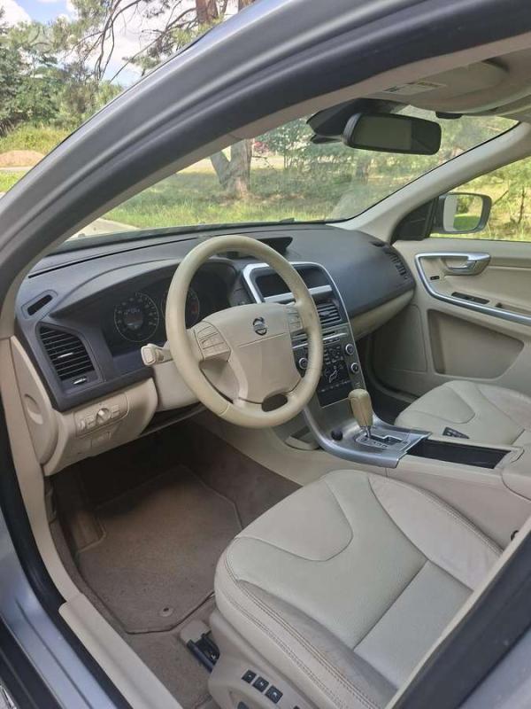 Pelēks Volvo XC60 2010 Prienai, ar dzinēja tilpumu 3.20 L un nobraukumu 270 tūkst. km par 5650 €, foto 5 vietnē AUTOMOTO.COM.LV