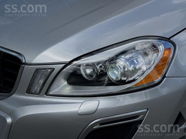 Grey Volvo XC60 2010 in Rezekne, with an engine capacity of 2.40 L and mileage of 268 thousand km for 7990 €, photo 7 on AUTOMOTO.COM.LV