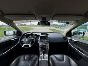 Grey Volvo XC60 2010 in Rezekne, with an engine capacity of 2.40 L and mileage of 268 thousand km for 7990 €, photo 15 on AUTOMOTO.COM.LV