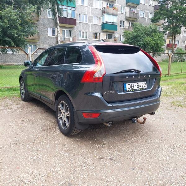 Grey Volvo XC60 2010 in Riga, with an engine capacity of 2.40 L and mileage of 333 thousand km for 8550 €, photo 2 on AUTOMOTO.COM.LV