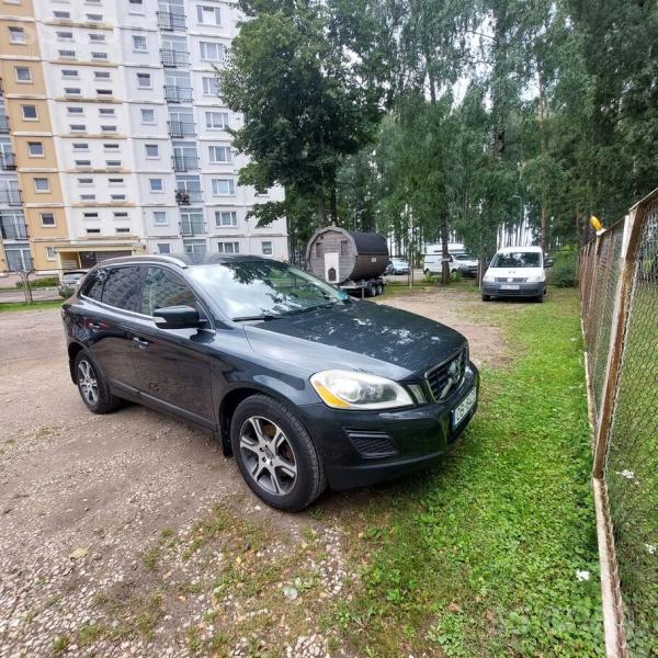 Grey Volvo XC60 2010 in Riga, with an engine capacity of 2.40 L and mileage of 333 thousand km for 8550 €, photo 3 on AUTOMOTO.COM.LV