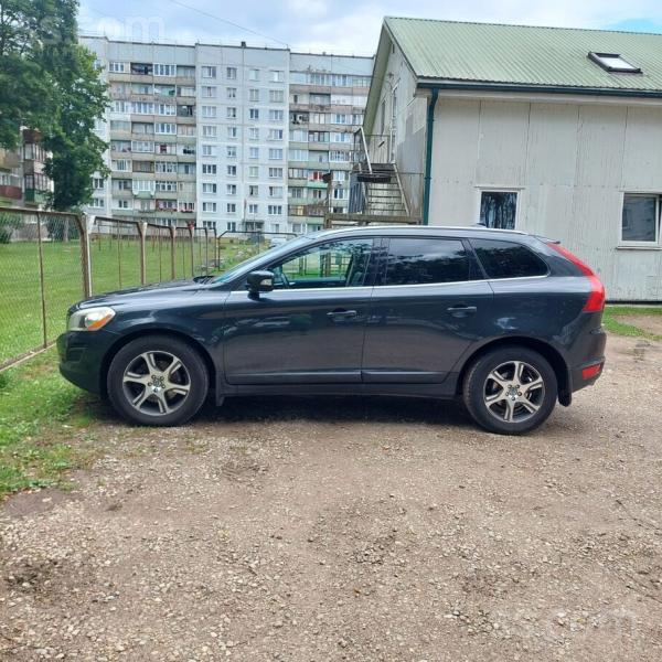 Grey Volvo XC60 2010 in Riga, with an engine capacity of 2.40 L and mileage of 333 thousand km for 8550 €, photo 4 on AUTOMOTO.COM.LV