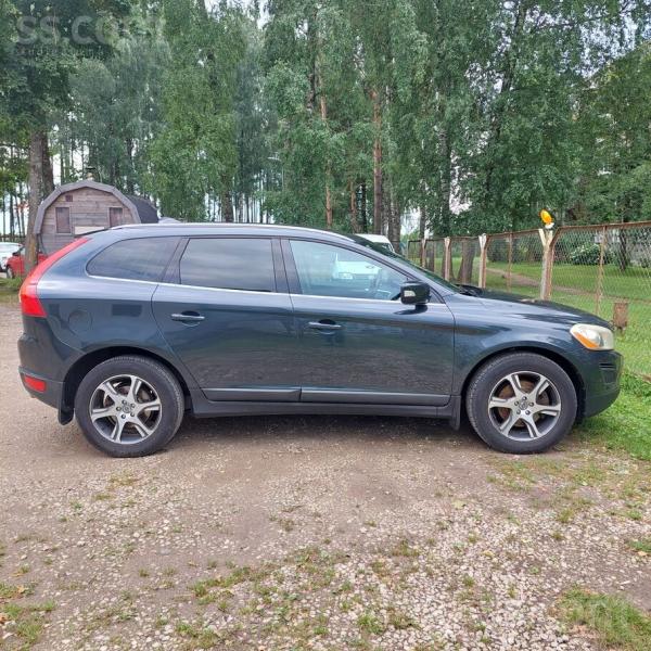 Grey Volvo XC60 2010 in Riga, with an engine capacity of 2.40 L and mileage of 333 thousand km for 8550 €, photo 5 on AUTOMOTO.COM.LV