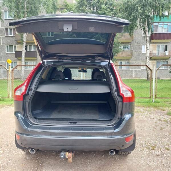 Grey Volvo XC60 2010 in Riga, with an engine capacity of 2.40 L and mileage of 333 thousand km for 8550 €, photo 6 on AUTOMOTO.COM.LV