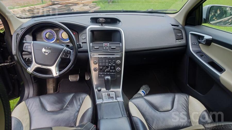 Pelēks Volvo XC60 2010 Preiļi, ar dzinēja tilpumu 2.40 L un nobraukumu 339 tūkst. km par 8500 €, foto 13 vietnē AUTOMOTO.COM.LV