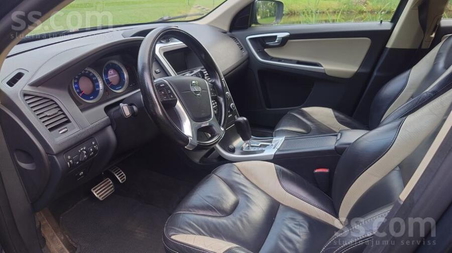 Pelēks Volvo XC60 2010 Preiļi, ar dzinēja tilpumu 2.40 L un nobraukumu 339 tūkst. km par 8500 €, foto 14 vietnē AUTOMOTO.COM.LV