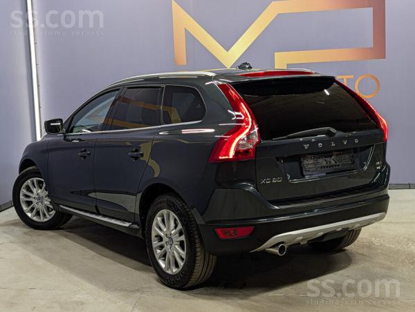 Grey Volvo XC60 2010 in Jurmala, with an engine capacity of 2.40 L and mileage of 318 thousand km for 9450 €, photo 2 on AUTOMOTO.COM.LV
