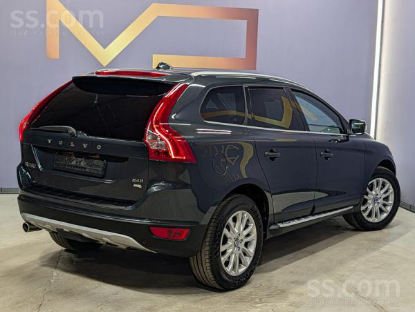 Grey Volvo XC60 2010 in Jurmala, with an engine capacity of 2.40 L and mileage of 318 thousand km for 9450 €, photo 4 on AUTOMOTO.COM.LV