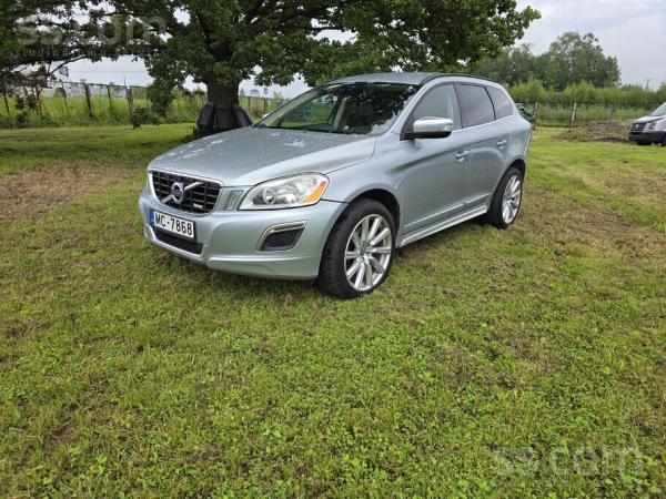 Grey Volvo XC60 2010 in Jelgava, with an engine capacity of 2.40 L and mileage of 299 thousand km for 6800 €, photo 1 on AUTOMOTO.COM.LV