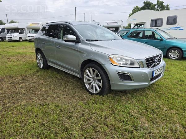 Grey Volvo XC60 2010 in Jelgava, with an engine capacity of 2.40 L and mileage of 299 thousand km for 6800 €, photo 2 on AUTOMOTO.COM.LV