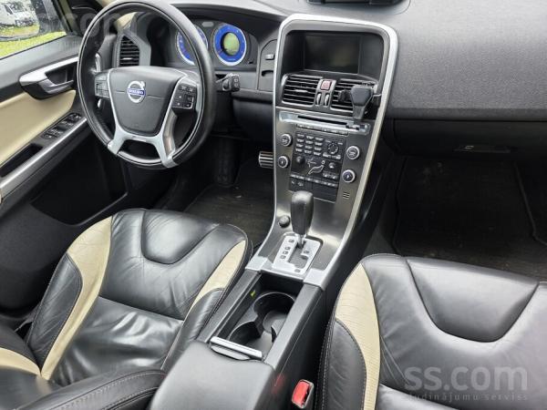 Grey Volvo XC60 2010 in Jelgava, with an engine capacity of 2.40 L and mileage of 299 thousand km for 6800 €, photo 5 on AUTOMOTO.COM.LV