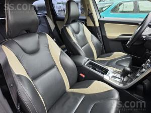 Pelēks Volvo XC60 2010 Jelgava, ar dzinēja tilpumu 2.40 L un nobraukumu 299 tūkst. km par 6800 €, foto 7 vietnē AUTOMOTO.COM.LV