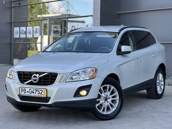 Pelēks Volvo XC60 2010 Jēkabpils, ar dzinēja tilpumu 2.40 L un nobraukumu 236 tūkst. km par 8400 €, foto 1 vietnē AUTOMOTO.COM.LV