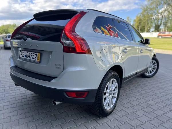 Pelēks Volvo XC60 2010 Jēkabpils, ar dzinēja tilpumu 2.40 L un nobraukumu 236 tūkst. km par 8400 €, foto 2 vietnē AUTOMOTO.COM.LV