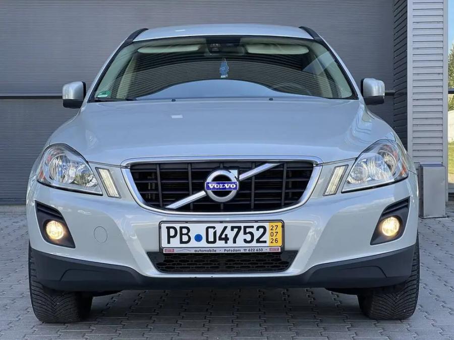 Grey Volvo XC60 2010 in Jekabpils, with an engine capacity of 2.40 L and mileage of 236 thousand km for 8400 €, photo 5 on AUTOMOTO.COM.LV