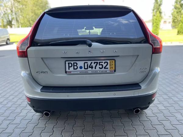 Pelēks Volvo XC60 2010 Jēkabpils, ar dzinēja tilpumu 2.40 L un nobraukumu 236 tūkst. km par 8400 €, foto 7 vietnē AUTOMOTO.COM.LV