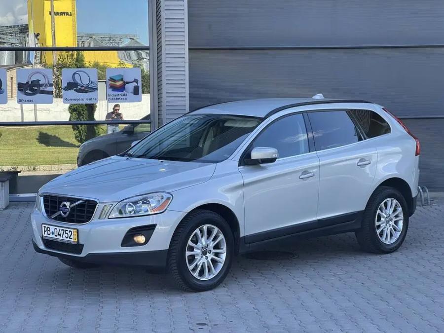 Grey Volvo XC60 2010 in Jekabpils, with an engine capacity of 2.40 L and mileage of 236 thousand km for 8400 €, photo 11 on AUTOMOTO.COM.LV