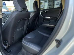 Grey Volvo XC60 2010 in Jekabpils, with an engine capacity of 2.40 L and mileage of 236 thousand km for 8400 €, photo 17 on AUTOMOTO.COM.LV