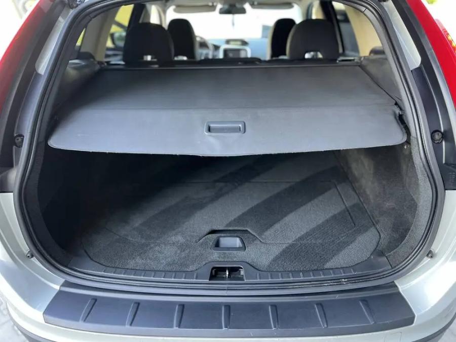 Grey Volvo XC60 2010 in Jekabpils, with an engine capacity of 2.40 L and mileage of 236 thousand km for 8400 €, photo 18 on AUTOMOTO.COM.LV