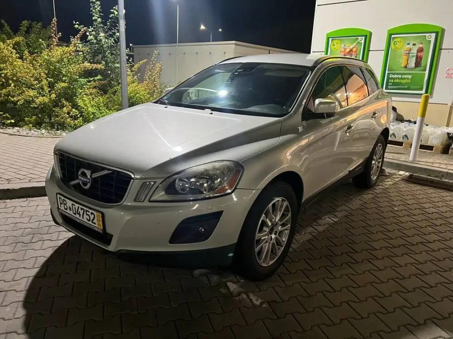 Grey Volvo XC60 2010 in Jekabpils, with an engine capacity of 2.40 L and mileage of 236 thousand km for 8400 €, photo 27 on AUTOMOTO.COM.LV