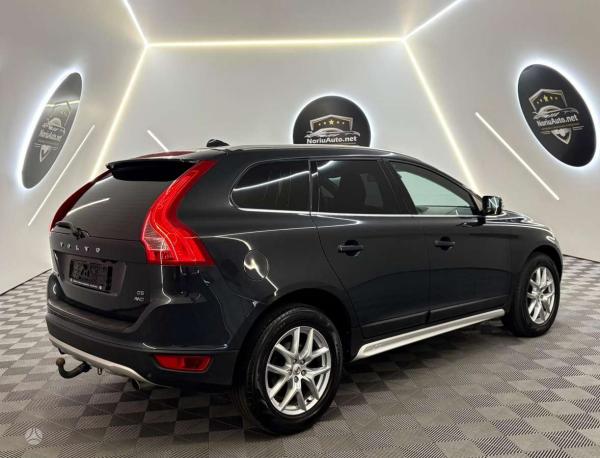Grey Volvo XC60 2010 in Marijampole, with an engine capacity of 2.40 L and mileage of 290 thousand km for 9450 €, photo 6 on AUTOMOTO.COM.LV