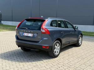 Pelēks Volvo XC60 2010 Rīga, ar dzinēja tilpumu 2.40 L un nobraukumu 239 tūkst. km par 4500 €, foto 5 vietnē AUTOMOTO.COM.LV