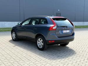 Pelēks Volvo XC60 2010 Rīga, ar dzinēja tilpumu 2.40 L un nobraukumu 239 tūkst. km par 4500 €, foto 7 vietnē AUTOMOTO.COM.LV