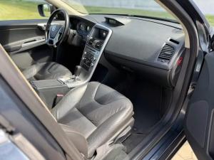 Pelēks Volvo XC60 2010 Rīga, ar dzinēja tilpumu 2.40 L un nobraukumu 239 tūkst. km par 4500 €, foto 12 vietnē AUTOMOTO.COM.LV