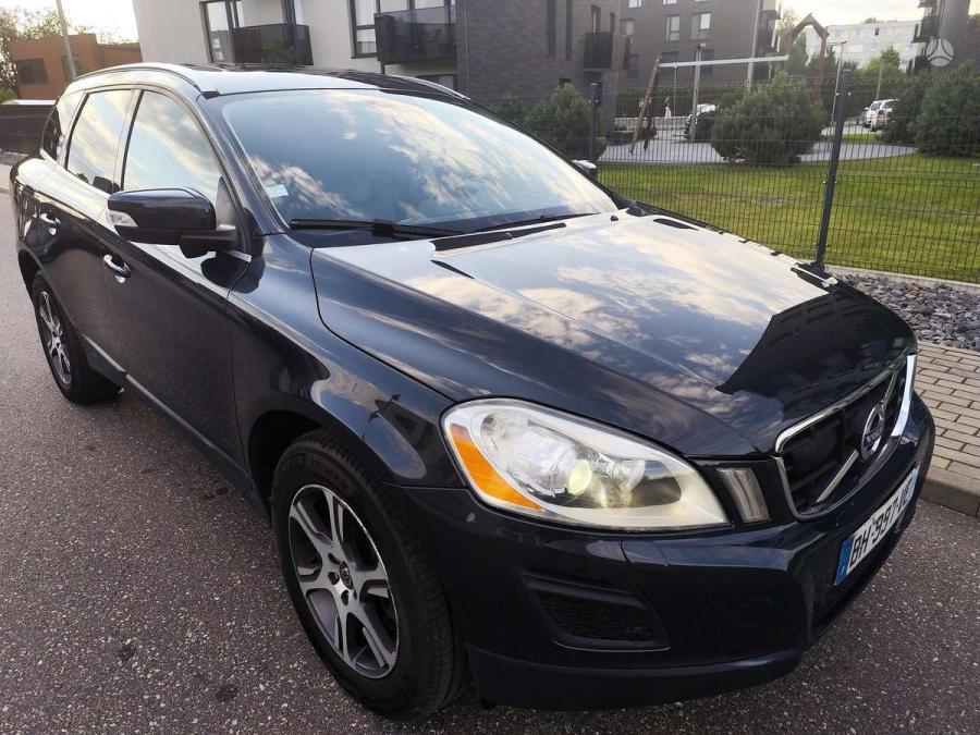 Pelēks Volvo XC60 2010 Kauņa, ar dzinēja tilpumu 2.00 L un nobraukumu 260 tūkst. km par 6999 €, foto 4 vietnē AUTOMOTO.COM.LV