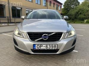 Grey Volvo XC60 2010 in Rezekne, with an engine capacity of 2.40 L and mileage of 325 thousand km for 7650 €, photo  on AUTOMOTO.COM.LV