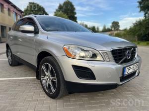 Pelēks Volvo XC60 2010 Rēzekne, ar dzinēja tilpumu 2.40 L un nobraukumu 325 tūkst. km par 7650 €, foto 4 vietnē AUTOMOTO.COM.LV