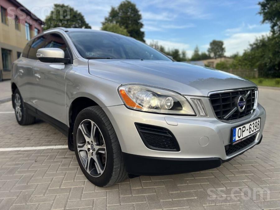 Pelēks Volvo XC60 2010 Rēzekne, ar dzinēja tilpumu 2.40 L un nobraukumu 325 tūkst. km par 7650 €, foto 4 vietnē AUTOMOTO.COM.LV