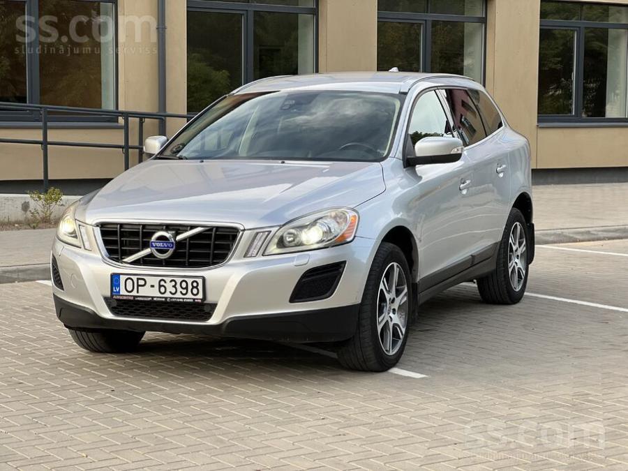 Pelēks Volvo XC60 2010 Rēzekne, ar dzinēja tilpumu 2.40 L un nobraukumu 325 tūkst. km par 7650 €, foto 17 vietnē AUTOMOTO.COM.LV