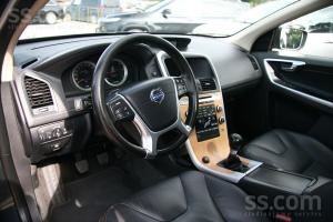 Grey Volvo XC60 2010 in Tukums, with an engine capacity of 2.00 L and mileage of 325 thousand km for 6950 €, photo 6 on AUTOMOTO.COM.LV