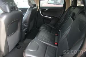 Grey Volvo XC60 2010 in Tukums, with an engine capacity of 2.00 L and mileage of 325 thousand km for 6950 €, photo 7 on AUTOMOTO.COM.LV