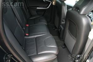 Grey Volvo XC60 2010 in Tukums, with an engine capacity of 2.00 L and mileage of 325 thousand km for 6950 €, photo 9 on AUTOMOTO.COM.LV