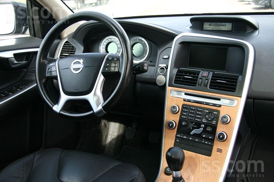 Grey Volvo XC60 2010 in Tukums, with an engine capacity of 2.00 L and mileage of 325 thousand km for 6950 €, photo 10 on AUTOMOTO.COM.LV