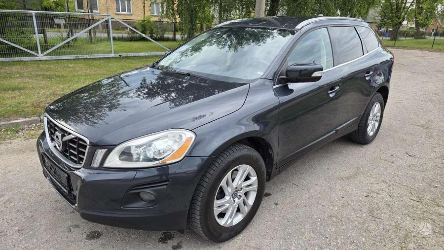 Pelēks Volvo XC60 2010 Šauļi, ar dzinēja tilpumu 2.40 L un nobraukumu 284 tūkst. km par 7750 €, foto 1 vietnē AUTOMOTO.COM.LV
