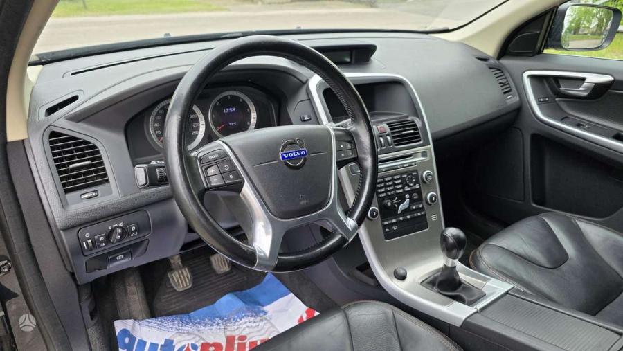Pelēks Volvo XC60 2010 Šauļi, ar dzinēja tilpumu 2.40 L un nobraukumu 284 tūkst. km par 7750 €, foto 23 vietnē AUTOMOTO.COM.LV
