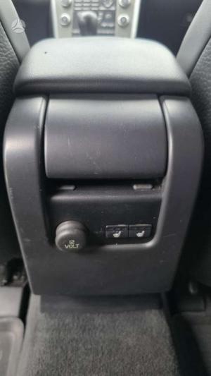 Pelēks Volvo XC60 2010 Šauļi, ar dzinēja tilpumu 2.40 L un nobraukumu 284 tūkst. km par 7750 €, foto 31 vietnē AUTOMOTO.COM.LV