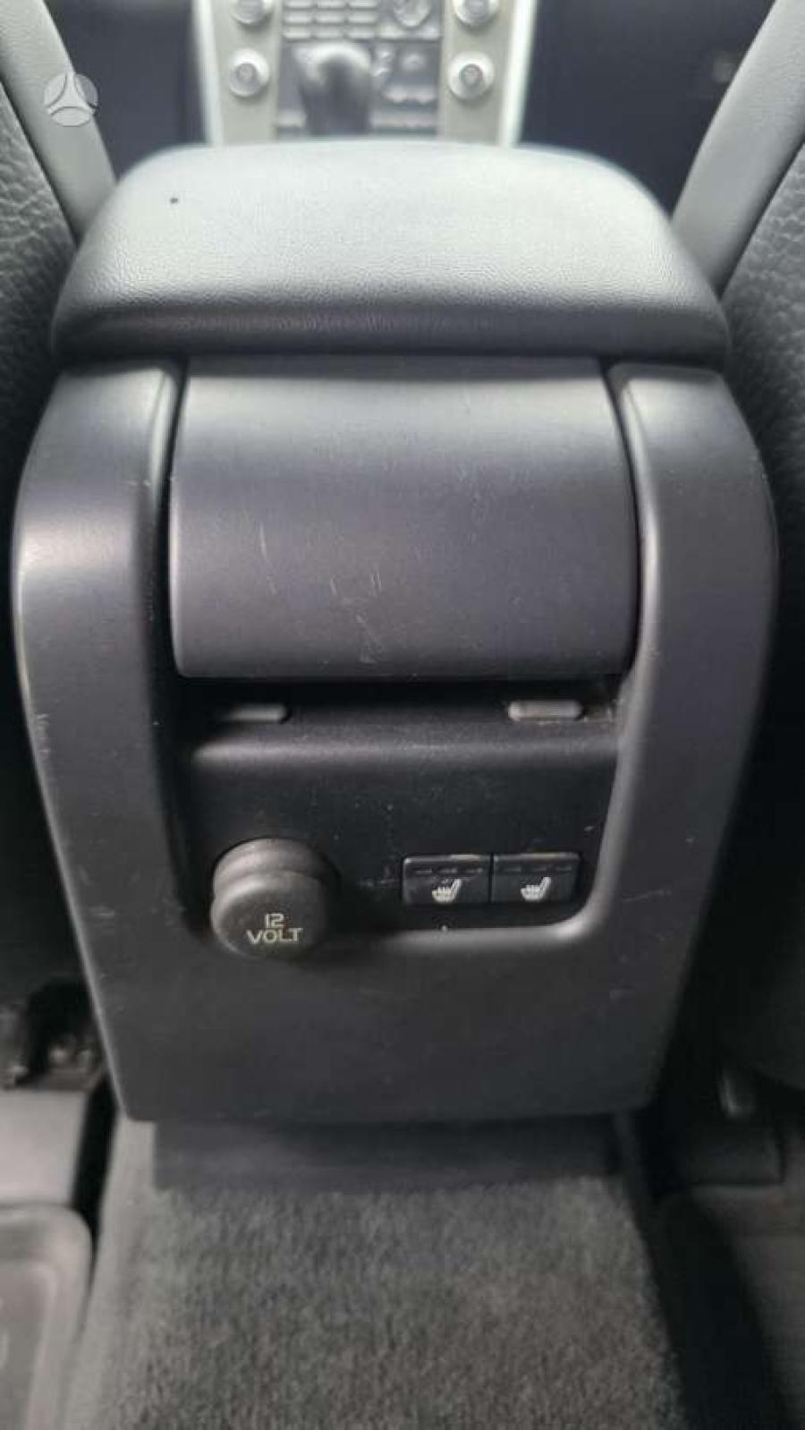Pelēks Volvo XC60 2010 Šauļi, ar dzinēja tilpumu 2.40 L un nobraukumu 284 tūkst. km par 7750 €, foto 31 vietnē AUTOMOTO.COM.LV