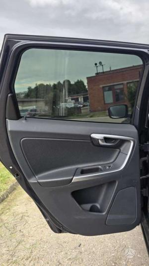 Pelēks Volvo XC60 2010 Šauļi, ar dzinēja tilpumu 2.40 L un nobraukumu 284 tūkst. km par 7750 €, foto 32 vietnē AUTOMOTO.COM.LV